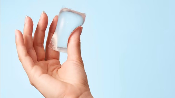 设计可食用的食品包装，消除塑料污染： Notpla的Ooho